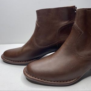 UGG | Shoes | Ugg Bandara Ankle Leather Boot | Poshmark